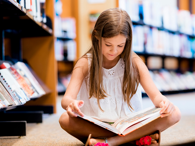 ¿Quién puede ayudarnos a fomentar su placer por la lectura?