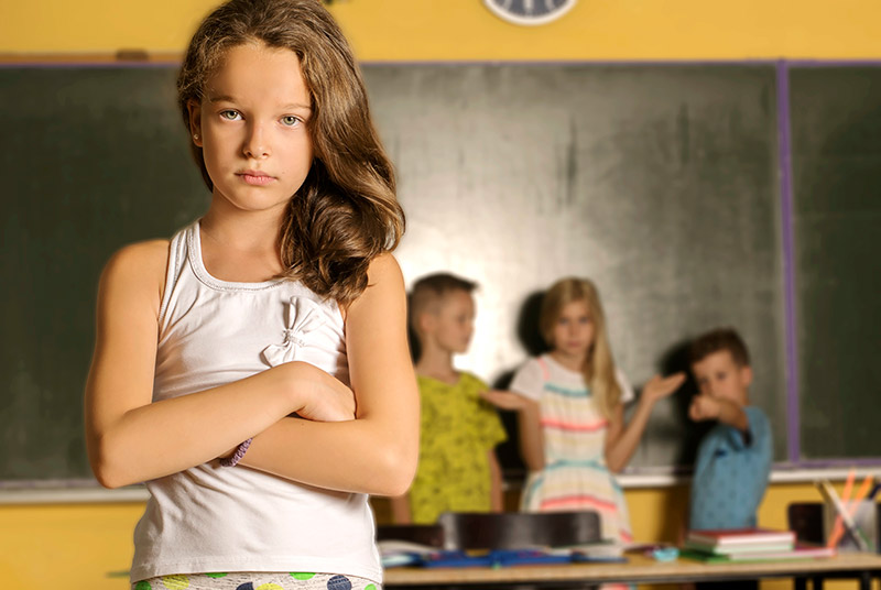 Mi hijo tiene pocos amigos, ¿cómo puedo ayudarle a ser sociable?