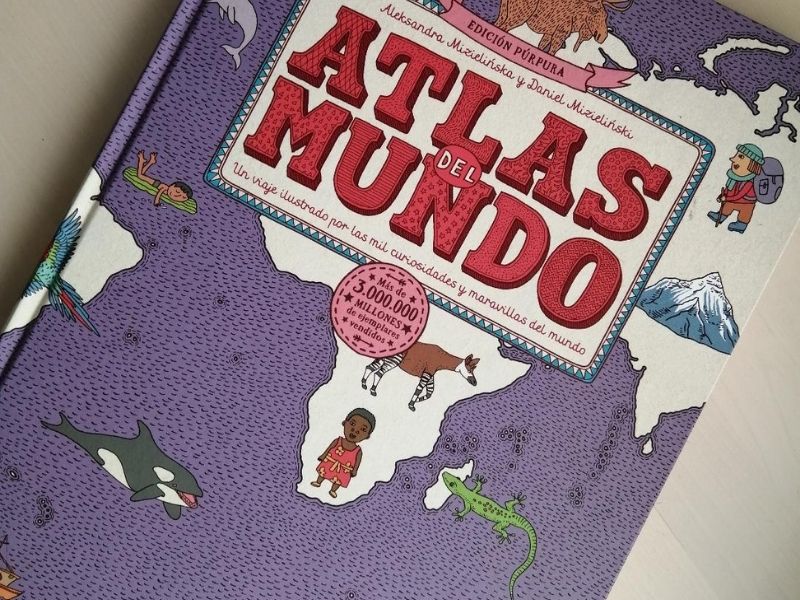 Atlas del mundo. Un libro infantil para viajar por las maravillas del mundo